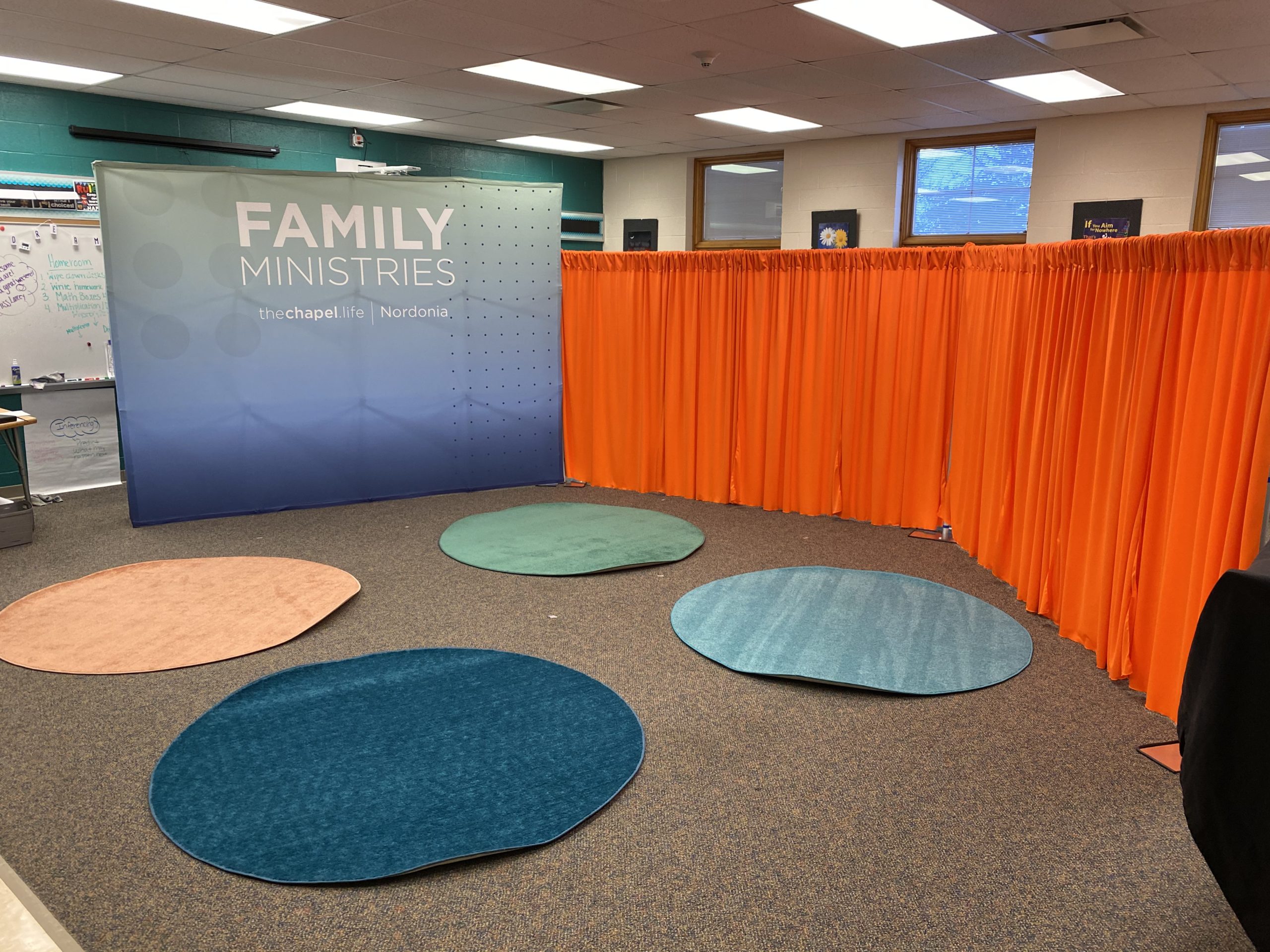 4 Best Dividers for Portable Churches